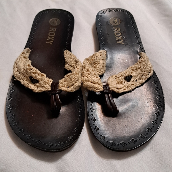 Roxy | Shoes | Roxy Sandals Size 4 | Poshmark